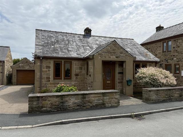 2 bedroom detached bungalow to rent