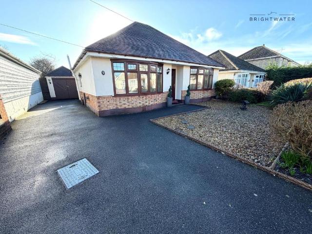 2 bedroom detached bungalow to rent