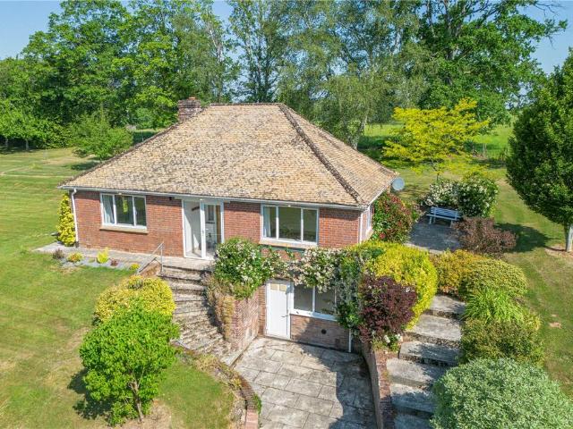2 bedroom detached bungalow to rent