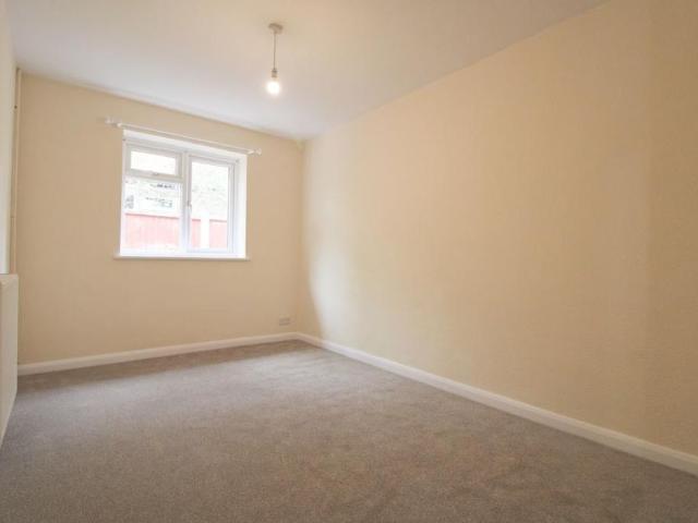 2 bedroom detached bungalow to rent