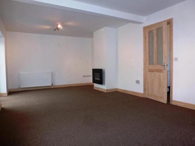 2 bedroom detached bungalow to rent
