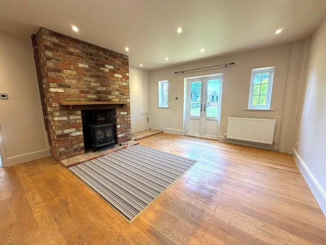 2 bedroom detached bungalow to rent