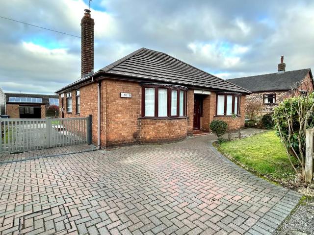 2 bedroom detached bungalow to rent