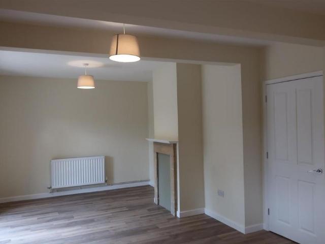 2 bedroom detached bungalow to rent
