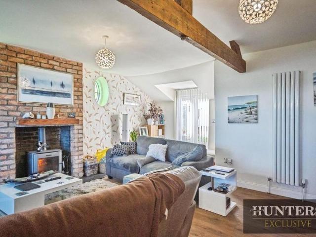 2 bedroom detached bungalow to rent