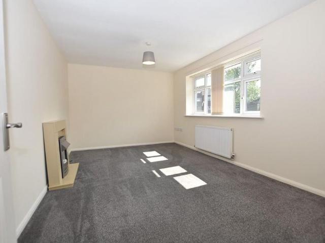 2 bedroom detached bungalow to rent