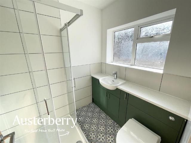 2 bedroom detached bungalow to rent