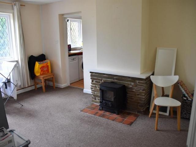 2 bedroom detached bungalow to rent