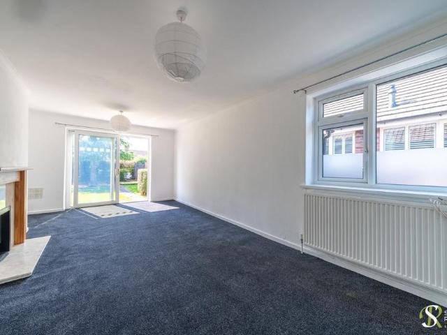 2 bedroom detached bungalow to rent