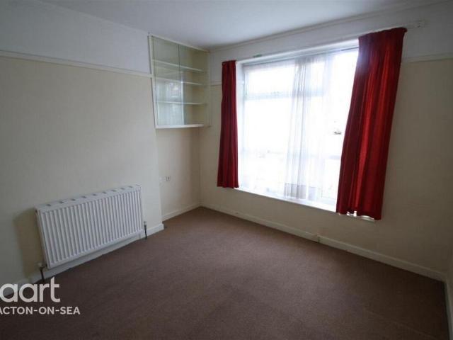 2 bedroom detached bungalow to rent