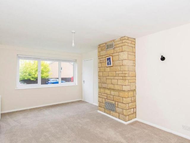 2 bedroom detached bungalow to rent