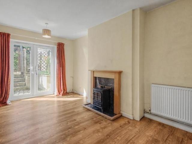 2 bedroom detached bungalow to rent