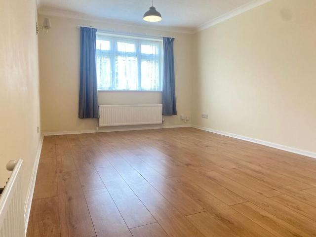 2 bedroom detached bungalow to rent