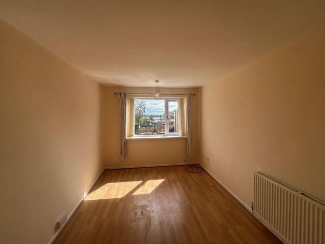 2 bedroom detached bungalow to rent