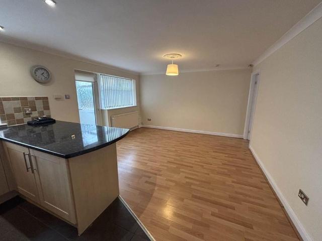 2 bedroom detached bungalow to rent