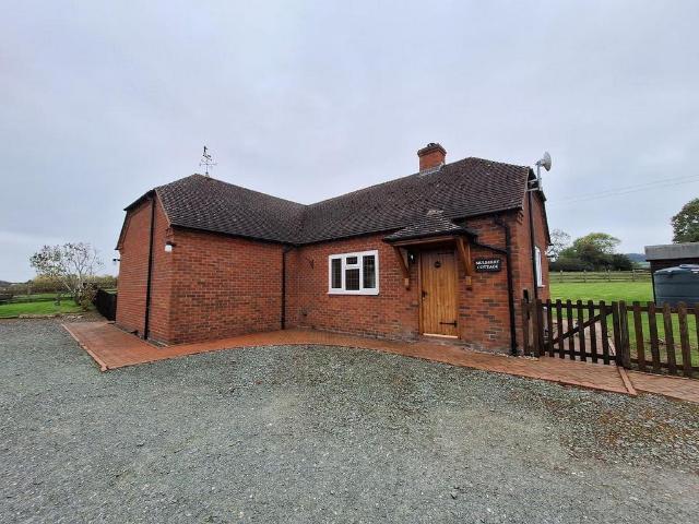 2 bedroom detached bungalow to rent