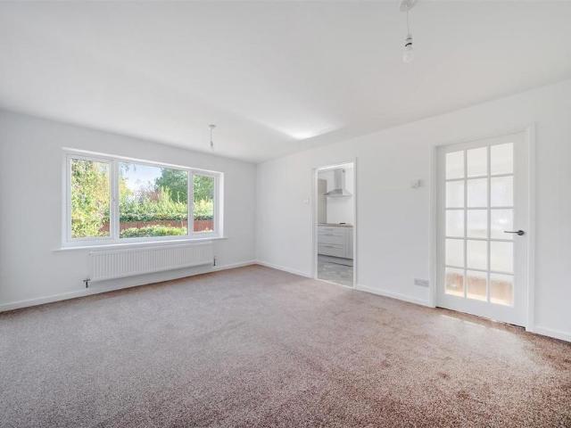 2 bedroom detached bungalow to rent