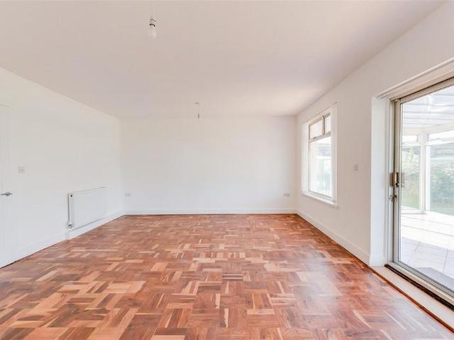 2 bedroom detached bungalow to rent