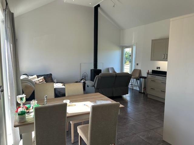 2 bedroom detached bungalow to rent