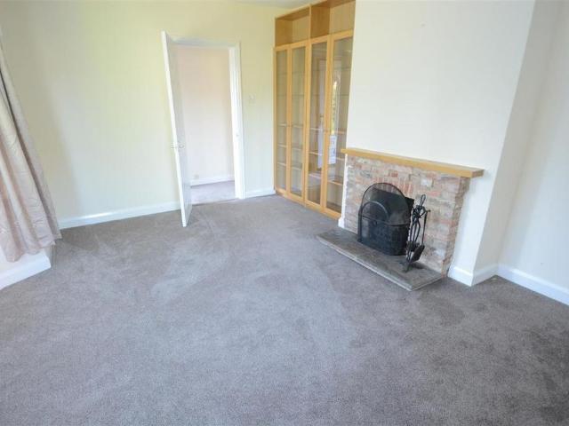 2 bedroom detached bungalow to rent
