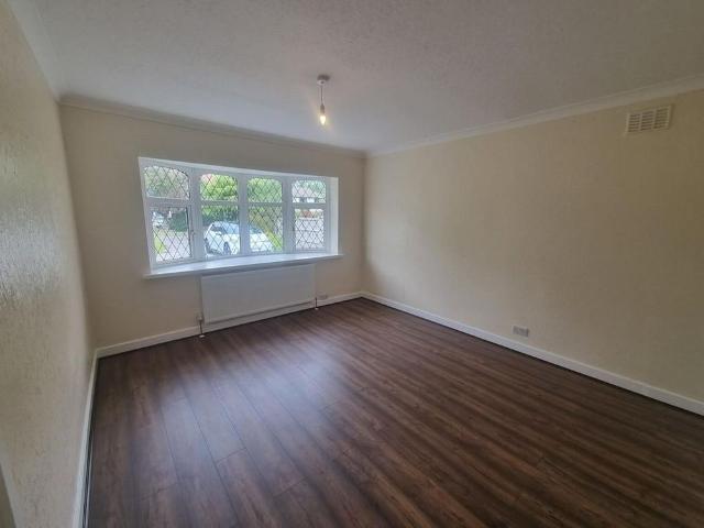 2 bedroom detached bungalow to rent