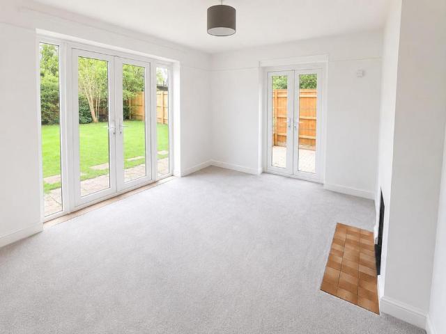 2 bedroom detached bungalow to rent