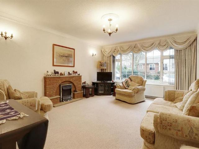 2 bedroom detached bungalow to rent