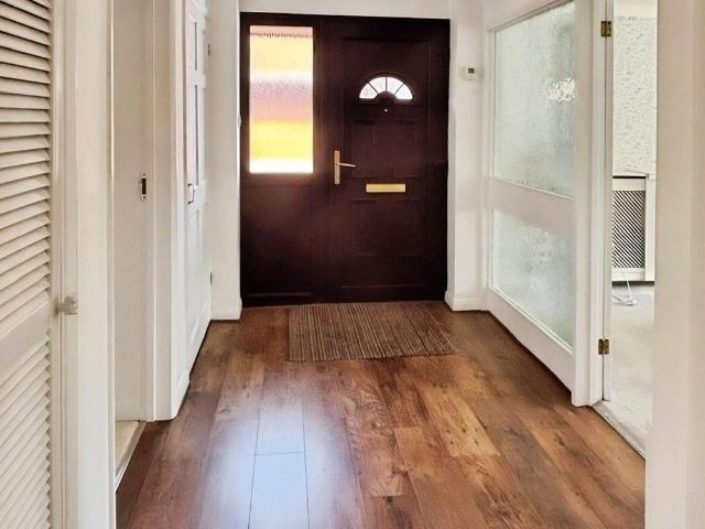 2 bedroom detached bungalow to rent