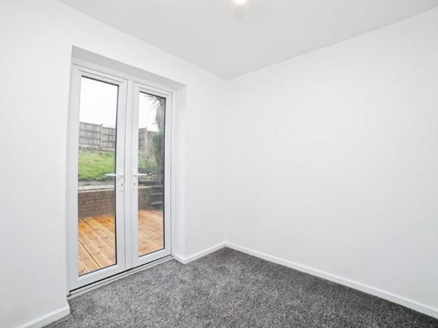 2 bedroom detached bungalow to rent