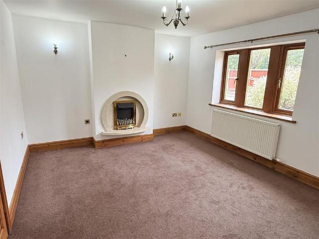 2 bedroom detached bungalow to rent