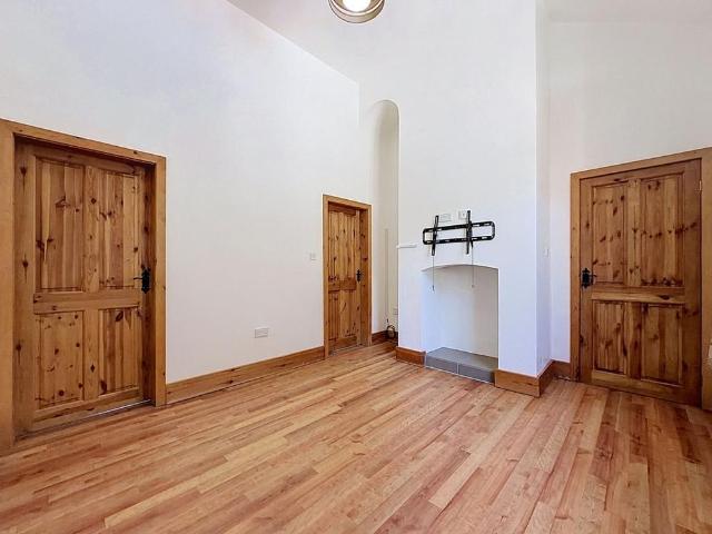 2 bedroom detached bungalow to rent