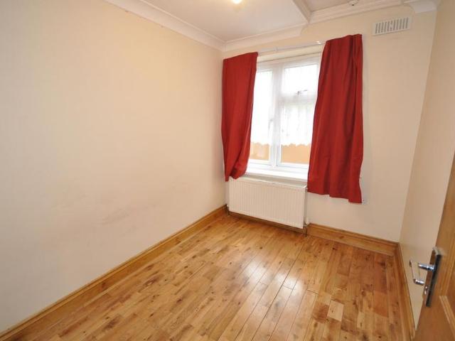 2 bedroom detached bungalow to rent