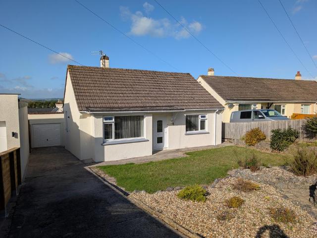 2 bedroom detached bungalow to rent