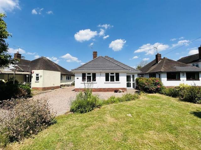 2 bedroom detached bungalow to rent