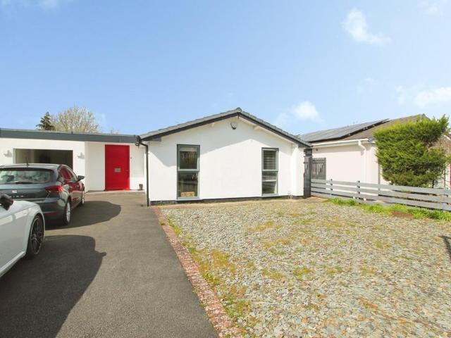 2 bedroom detached bungalow to rent