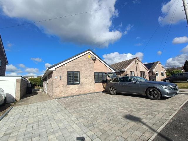2 bedroom detached bungalow to rent
