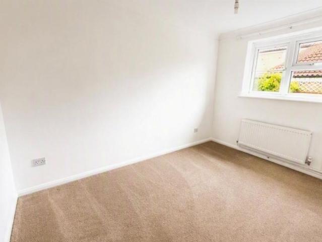 2 bedroom detached bungalow to rent