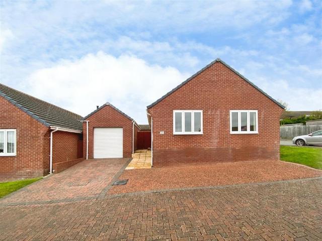 2 bedroom detached bungalow to rent