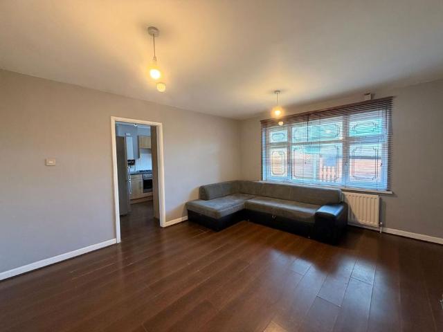 2 bedroom detached bungalow to rent