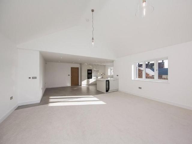 2 bedroom detached bungalow to rent