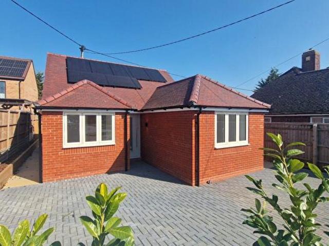 2 Bedroom Detached Bungalow To Rent In Cullum Road, Wheatley, OX33