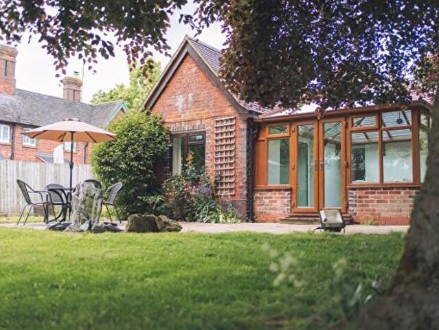2 Bedroom Detached Bungalow To Rent In Grange Cottages, Hardwick Road, Priors Marston, Warwickshire, CV47