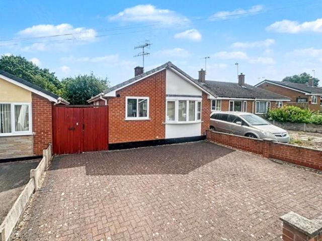 2 Bedroom Detached Bungalow To Rent In Grenville Drive, Ilkeston, DE7