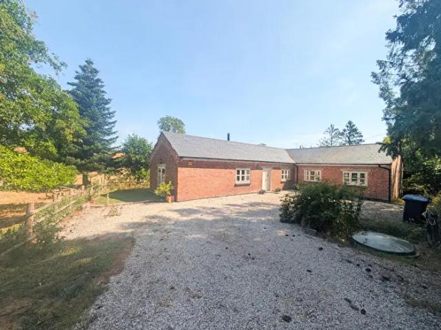 2 Bedroom Detached Bungalow To Rent In Kirkby Lane, Peckleton, Leicester, LE9
