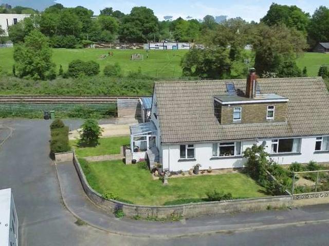 2 Bedroom Detached House