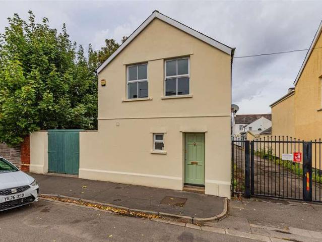 2 Bedroom Detached House