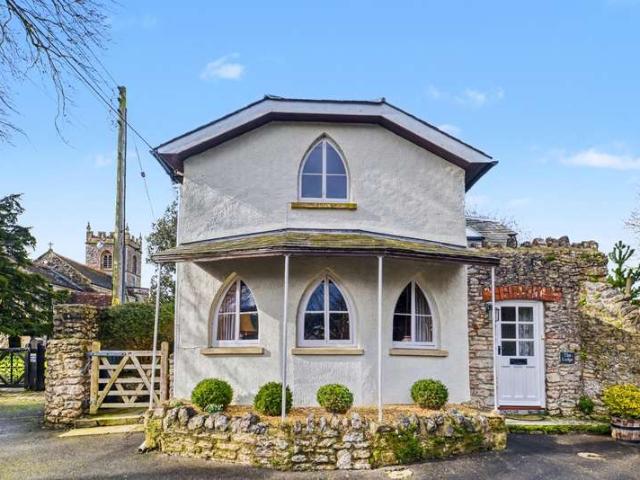 2 Bedroom Detached House