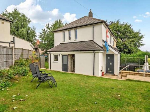 2 Bedroom Detached House