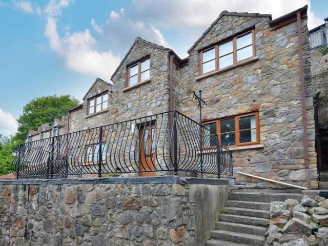 2 Bedroom Detached House