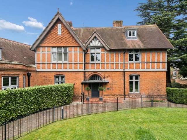 2 Bedroom Detached House